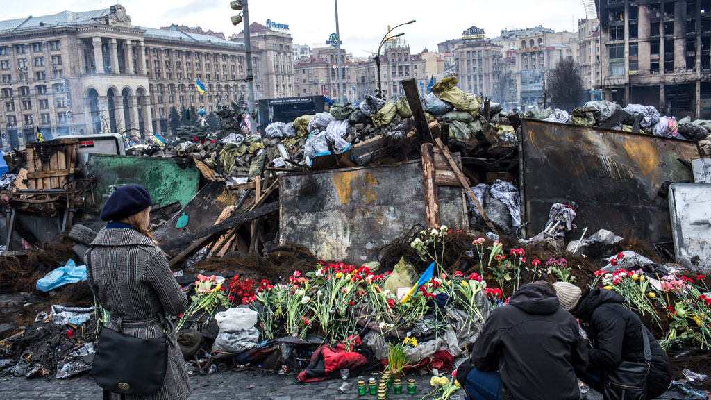 Ukraine revolution: interim president appointed – Channel 4 News